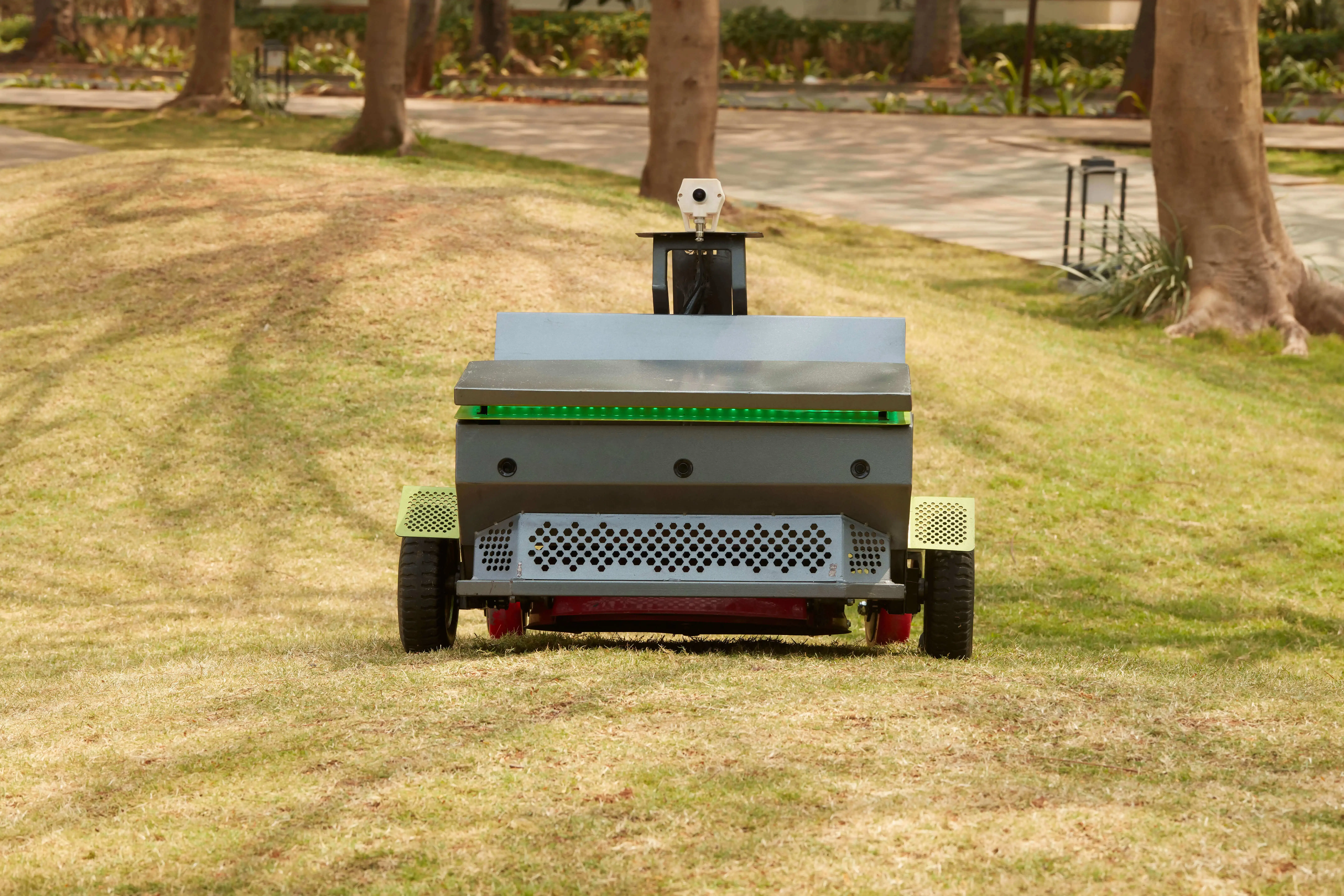 Lawn maintenance - Flo Mobility